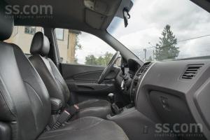 Zils Hyundai Tucson 2006 Rīga, ar dzinēja tilpumu 2.00 L un nobraukumu 176 tūkst. km par 2990 €, foto 5 vietnē AUTOMOTO.COM.LV