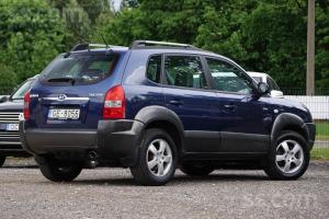 Zils Hyundai Tucson 2006 Rīga, ar dzinēja tilpumu 2.00 L un nobraukumu 176 tūkst. km par 2590 €, foto 4 vietnē AUTOMOTO.COM.LV