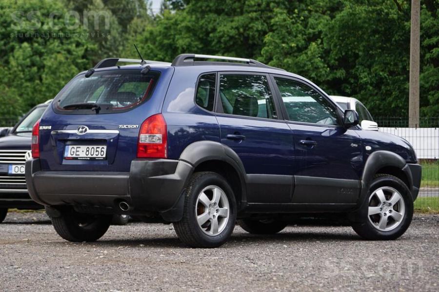 Zils Hyundai Tucson 2006 Rīga, ar dzinēja tilpumu 2.00 L un nobraukumu 176 tūkst. km par 2590 €, foto 4 vietnē AUTOMOTO.COM.LV