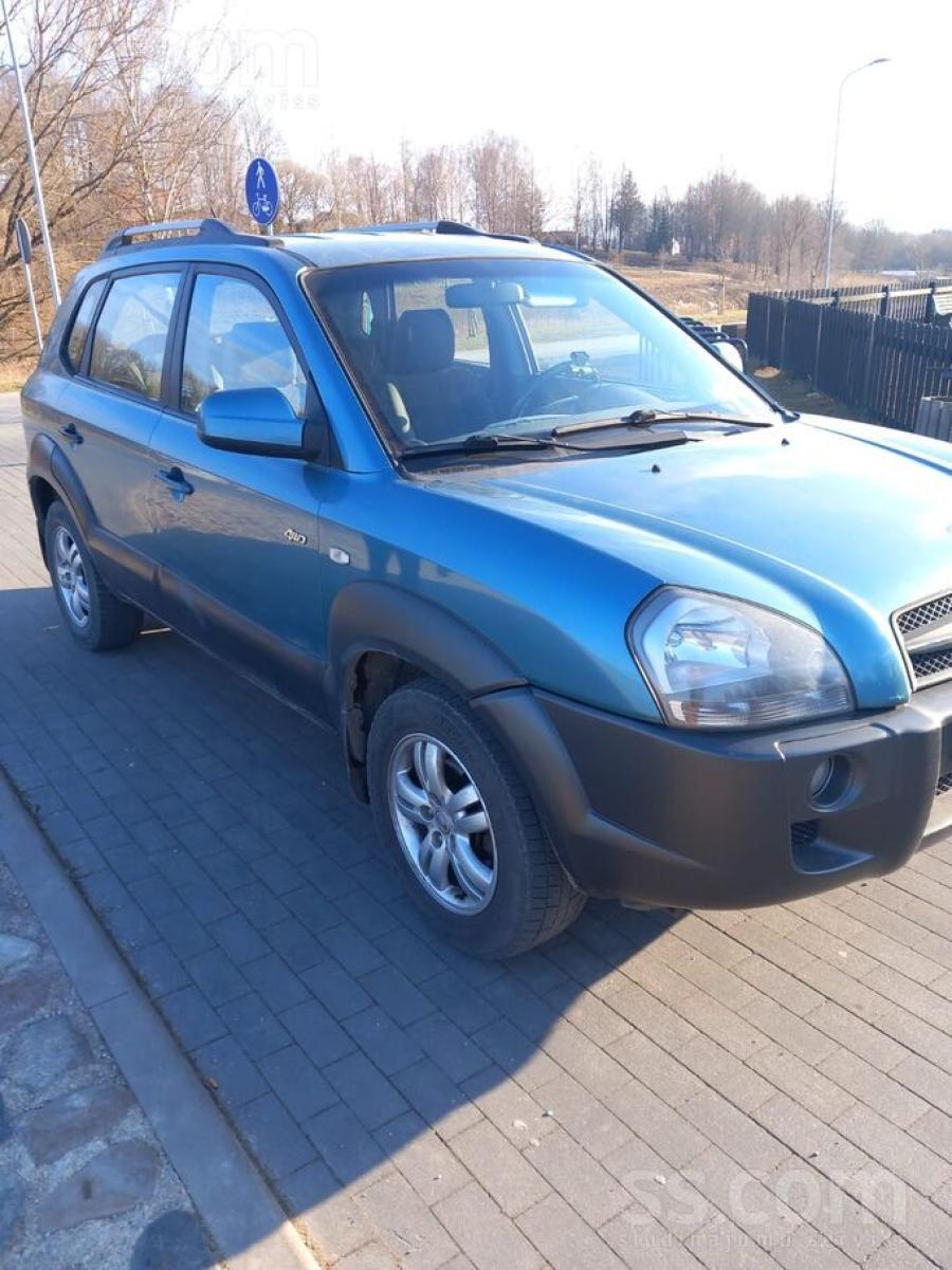 Blue Hyundai Tucson 2006 in Rezekne, with an engine capacity of 2.00 L and mileage of 355 thousand km for 3200 €, photo 1 on AUTOMOTO.COM.LV