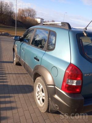 Blue Hyundai Tucson 2006 in Rezekne, with an engine capacity of 2.00 L and mileage of 355 thousand km for 3200 €, photo 4 on AUTOMOTO.COM.LV