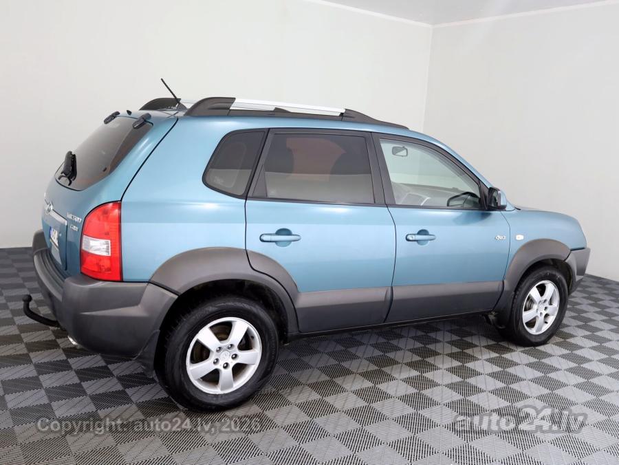 Zils Hyundai Tucson 2006 Tallina, ar dzinēja tilpumu 2.00 L un nobraukumu 343 tūkst. km par 1299 €, foto 4 vietnē AUTOMOTO.COM.LV