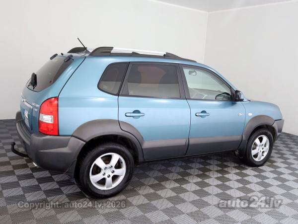 Zils Hyundai Tucson 2006 Tallina, ar dzinēja tilpumu 2.00 L un nobraukumu 343 tūkst. km par 1299 €, foto 4 vietnē AUTOMOTO.COM.LV