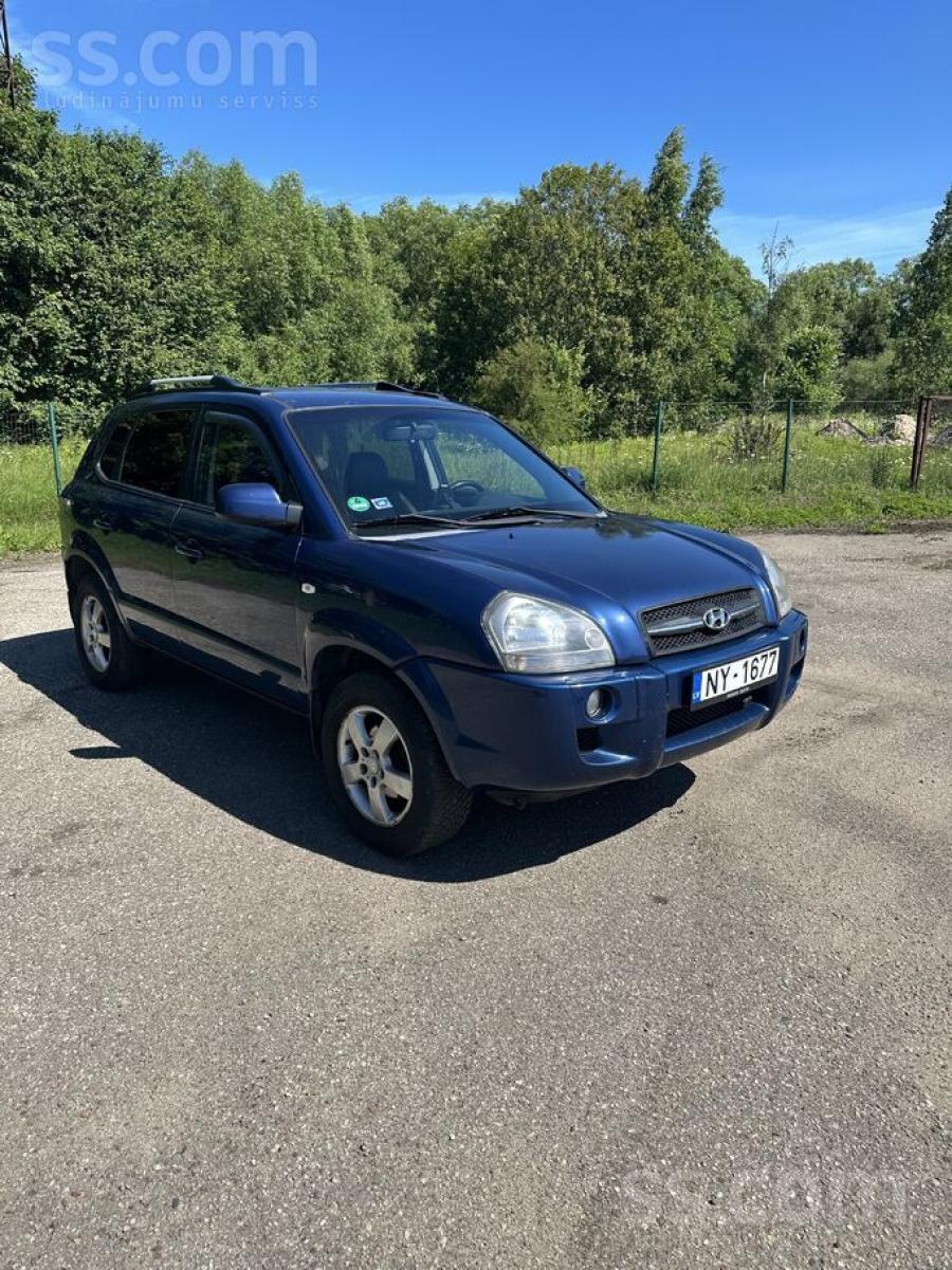 Zils Hyundai Tucson 2007 Liepāja, ar dzinēja tilpumu 2.00 L un nobraukumu 252 tūkst. km par 1900 €, foto 1 vietnē AUTOMOTO.COM.LV