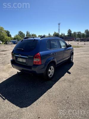 Zils Hyundai Tucson 2007 Liepāja, ar dzinēja tilpumu 2.00 L un nobraukumu 252 tūkst. km par 1900 €, foto 4 vietnē AUTOMOTO.COM.LV