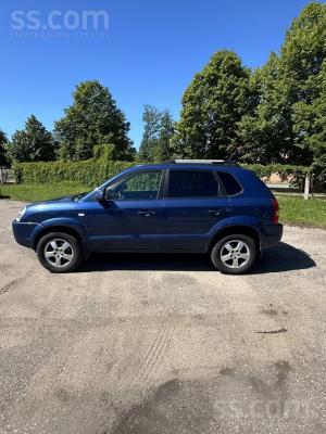 Zils Hyundai Tucson 2007 Liepāja, ar dzinēja tilpumu 2.00 L un nobraukumu 252 tūkst. km par 1900 €, foto 7 vietnē AUTOMOTO.COM.LV