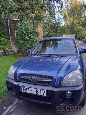 Zils Hyundai Tucson 2007 Rīga, ar dzinēja tilpumu 2.00 L un nobraukumu 139 tūkst. km par 1190 €, foto 2 vietnē AUTOMOTO.COM.LV