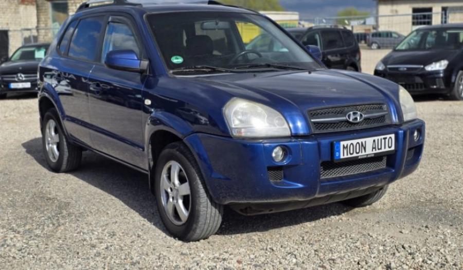 Zils Hyundai Tucson 2007 Rīga, ar dzinēja tilpumu 2.00 L un nobraukumu 246 tūkst. km par 3200 €, foto 24 vietnē AUTOMOTO.COM.LV