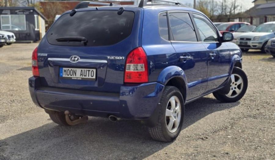 Zils Hyundai Tucson 2007 Rīga, ar dzinēja tilpumu 2.00 L un nobraukumu 246 tūkst. km par 3200 €, foto 26 vietnē AUTOMOTO.COM.LV