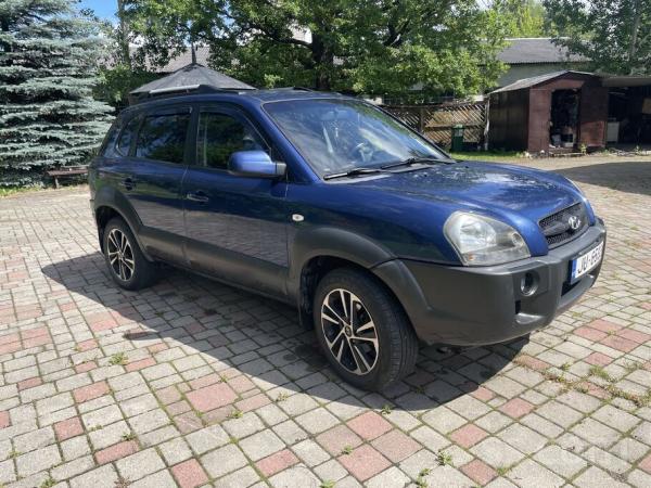 Blue Hyundai Tucson 2008 in Jelgava, with an engine capacity of 2.00 L and mileage of 196 thousand km for 2899 €, photo 2 on AUTOMOTO.COM.LV