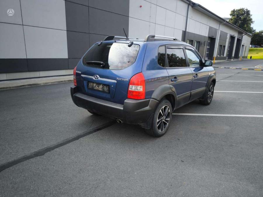 Blue Hyundai Tucson 2008 in Vilnius, with an engine capacity of 1.98 L and mileage of 199 thousand km for 2650 €, photo 7 on AUTOMOTO.COM.LV