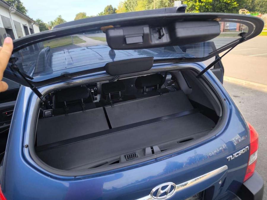 Blue Hyundai Tucson 2008 in Vilnius, with an engine capacity of 1.98 L and mileage of 199 thousand km for 2650 €, photo 17 on AUTOMOTO.COM.LV