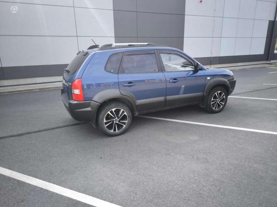 Zils Hyundai Tucson 2008 Viļņa, ar dzinēja tilpumu 1.98 L un nobraukumu 199 tūkst. km par 2600 €, foto 6 vietnē AUTOMOTO.COM.LV