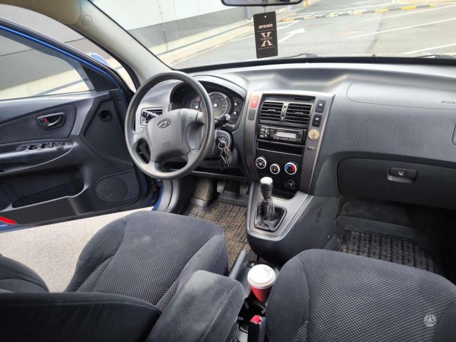 Zils Hyundai Tucson 2008 Viļņa, ar dzinēja tilpumu 1.98 L un nobraukumu 199 tūkst. km par 2600 €, foto 13 vietnē AUTOMOTO.COM.LV