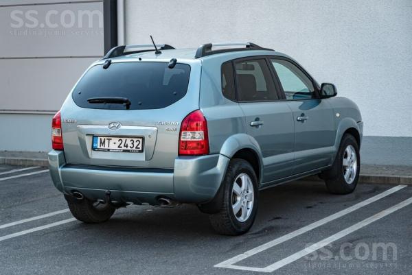 Blue Hyundai Tucson 2009 in Riga, with an engine capacity of 2.00 L and mileage of 0 thousand km for 5100 €, photo 4 on AUTOMOTO.COM.LV