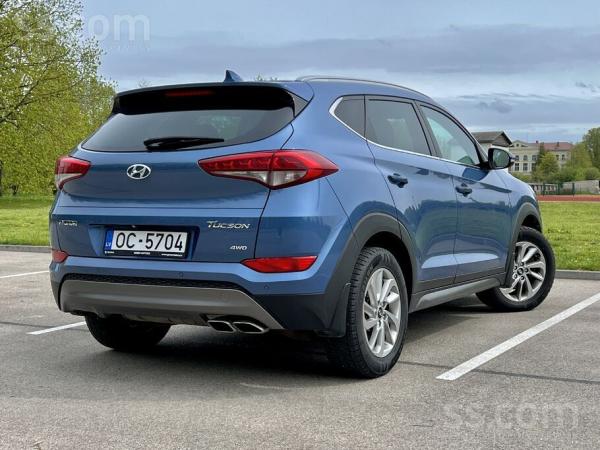 Zils Hyundai Tucson 2016 Cēsis, ar dzinēja tilpumu 2.00 L un nobraukumu 191 tūkst. km par 11900 €, foto 2 vietnē AUTOMOTO.COM.LV