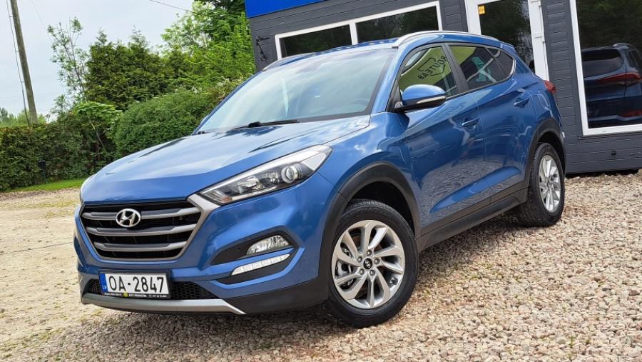 Blue Hyundai Tucson 2016 in Riga, with an engine capacity of 1.70 L and mileage of 205 thousand km for 10990 €, photo 1 on AUTOMOTO.COM.LV