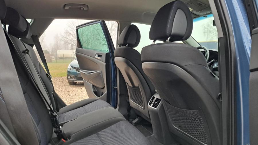 Blue Hyundai Tucson 2016 in Riga, with an engine capacity of 1.70 L and mileage of 205 thousand km for 10990 €, photo 12 on AUTOMOTO.COM.LV