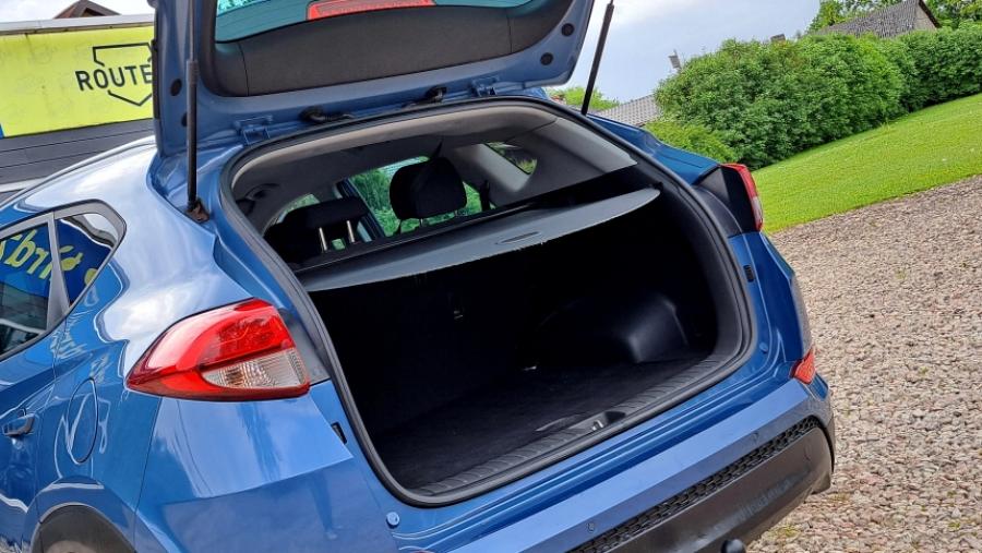 Blue Hyundai Tucson 2016 in Riga, with an engine capacity of 1.70 L and mileage of 205 thousand km for 10990 €, photo 15 on AUTOMOTO.COM.LV