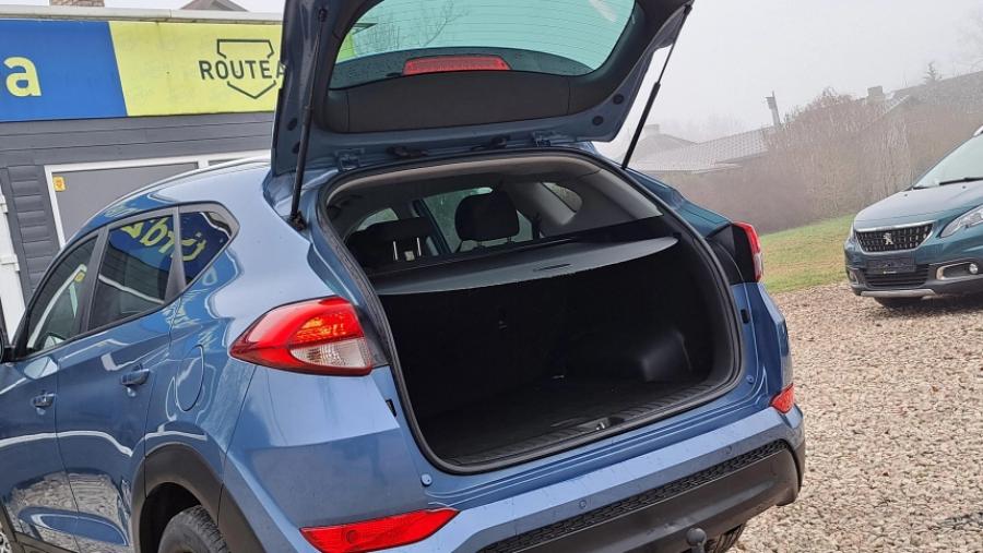 Blue Hyundai Tucson 2016 in Riga, with an engine capacity of 1.70 L and mileage of 205 thousand km for 10990 €, photo 20 on AUTOMOTO.COM.LV
