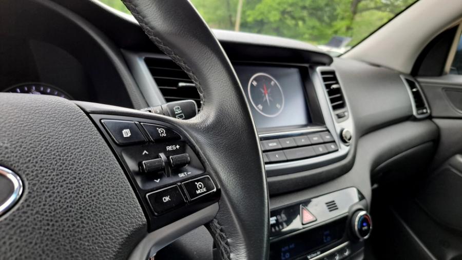 Blue Hyundai Tucson 2016 in Riga, with an engine capacity of 1.70 L and mileage of 205 thousand km for 10990 €, photo 24 on AUTOMOTO.COM.LV