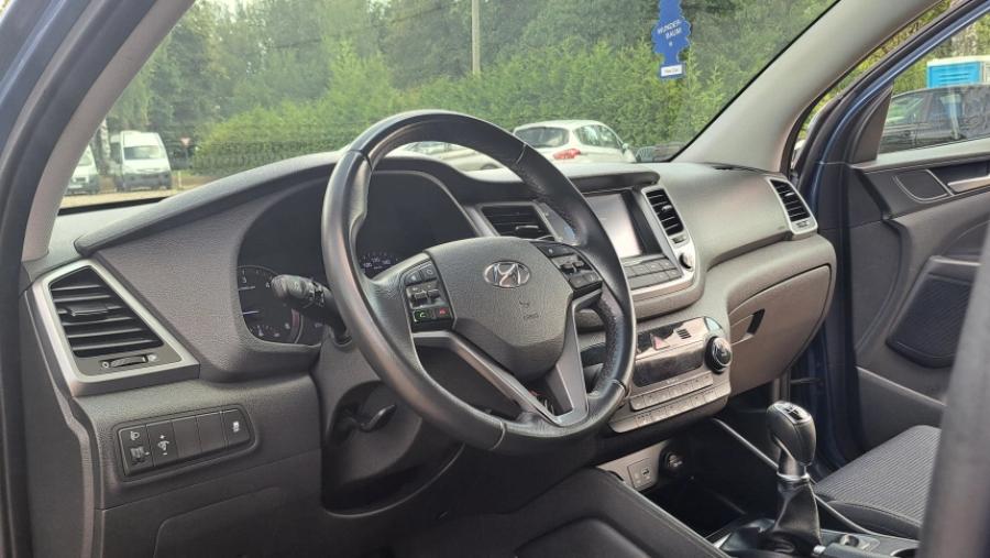 Blue Hyundai Tucson 2016 in Riga, with an engine capacity of 1.70 L and mileage of 205 thousand km for 10990 €, photo 27 on AUTOMOTO.COM.LV
