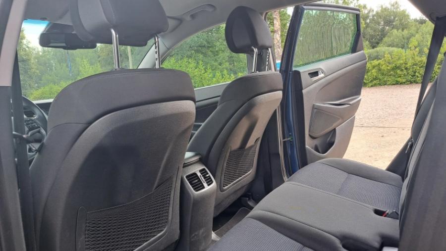 Blue Hyundai Tucson 2016 in Riga, with an engine capacity of 1.70 L and mileage of 205 thousand km for 10990 €, photo 35 on AUTOMOTO.COM.LV