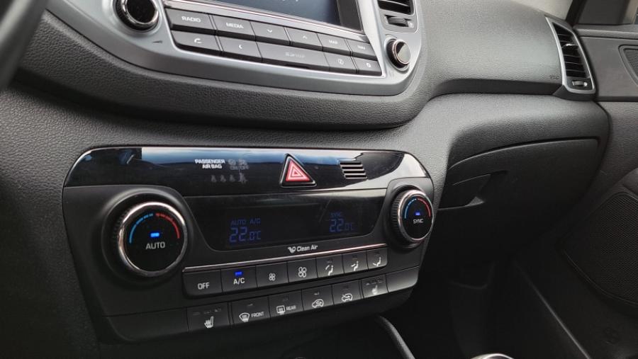 Blue Hyundai Tucson 2016 in Riga, with an engine capacity of 1.70 L and mileage of 205 thousand km for 10990 €, photo 41 on AUTOMOTO.COM.LV