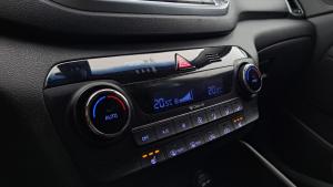 Blue Hyundai Tucson 2016 in Riga, with an engine capacity of 1.70 L and mileage of 205 thousand km for 10990 €, photo 47 on AUTOMOTO.COM.LV