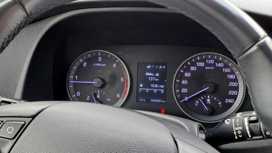 Blue Hyundai Tucson 2016 in Riga, with an engine capacity of 1.70 L and mileage of 205 thousand km for 10990 €, photo 70 on AUTOMOTO.COM.LV