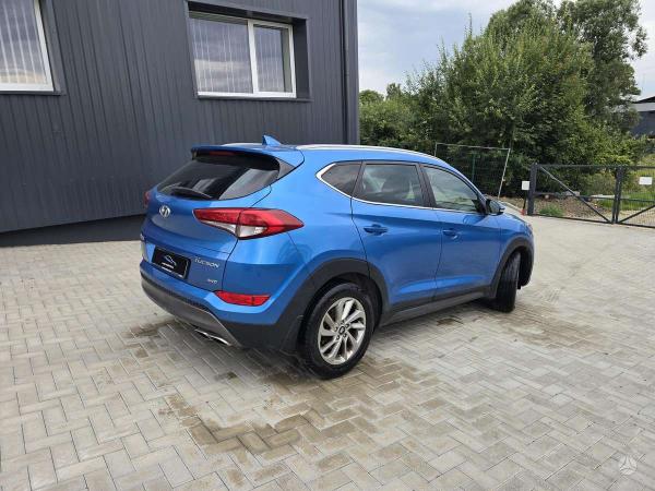 Hyundai Tucson 2016 in Telschi on AUTOMOTO.COM.LV Blue Hyundai Tucson 2016 in Telschi, with an engine capacity of 2.00 L and mileage of 192 thousand km for 10999 €, photo 8 on AUTOMOTO.COM.LV