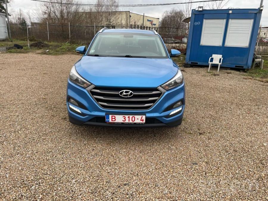 Blue Hyundai Tucson 2017 in Riga, with an engine capacity of 1.60 L and mileage of 0 thousand km for 12999 €, photo 2 on AUTOMOTO.COM.LV