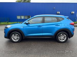 Blue Hyundai Tucson 2017 in Paide, with an engine capacity of 1.70 L and mileage of 411 thousand km for 7890 €, photo 4 on AUTOMOTO.COM.LV