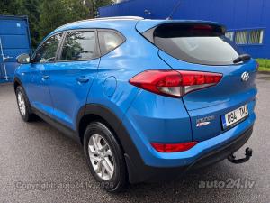 Blue Hyundai Tucson 2017 in Paide, with an engine capacity of 1.70 L and mileage of 411 thousand km for 7890 €, photo 5 on AUTOMOTO.COM.LV