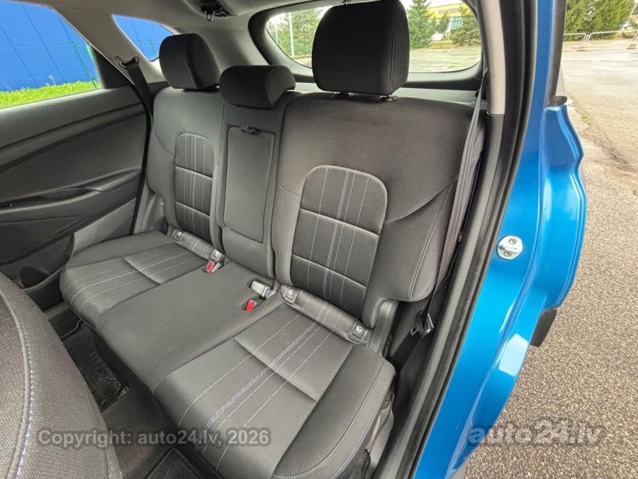 Blue Hyundai Tucson 2017 in Paide, with an engine capacity of 1.70 L and mileage of 411 thousand km for 7890 €, photo 15 on AUTOMOTO.COM.LV