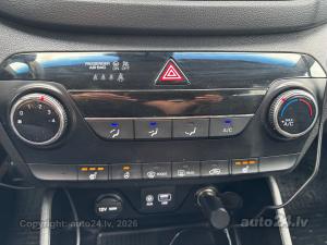 Blue Hyundai Tucson 2017 in Paide, with an engine capacity of 1.70 L and mileage of 411 thousand km for 7890 €, photo 20 on AUTOMOTO.COM.LV