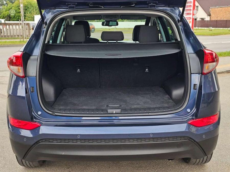 Blue Hyundai Tucson 2018 in Siauliai, with an engine capacity of 1.60 L and mileage of 206 thousand km for 11950 €, photo 16 on AUTOMOTO.COM.LV