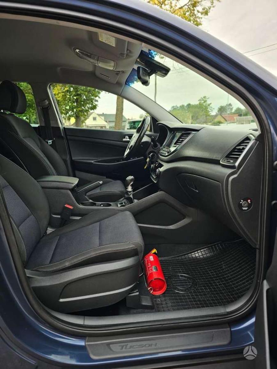 Blue Hyundai Tucson 2018 in Siauliai, with an engine capacity of 1.60 L and mileage of 206 thousand km for 11950 €, photo 25 on AUTOMOTO.COM.LV
