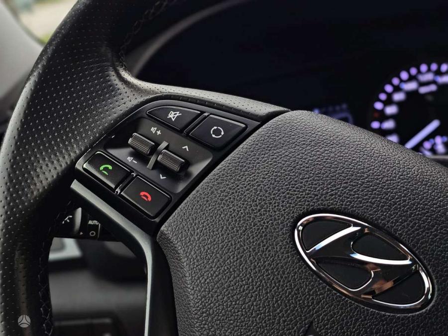 Blue Hyundai Tucson 2018 in Siauliai, with an engine capacity of 1.60 L and mileage of 206 thousand km for 11950 €, photo 29 on AUTOMOTO.COM.LV