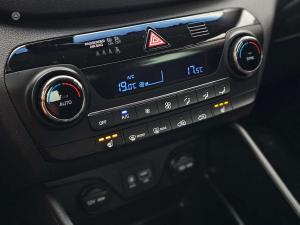 Blue Hyundai Tucson 2018 in Siauliai, with an engine capacity of 1.60 L and mileage of 206 thousand km for 11950 €, photo 32 on AUTOMOTO.COM.LV