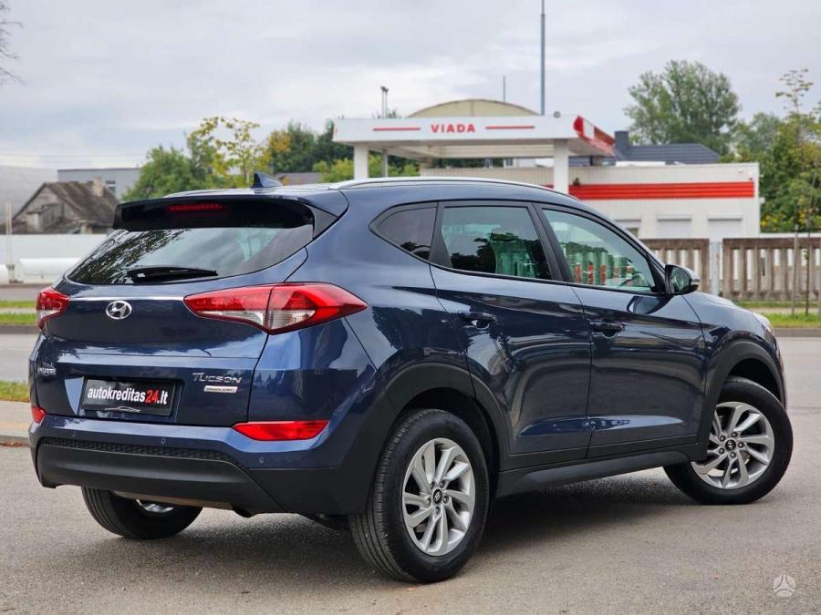 Blue Hyundai Tucson 2018 in Siauliai, with an engine capacity of 1.60 L and mileage of 206 thousand km for 11950 €, photo 12 on AUTOMOTO.COM.LV
