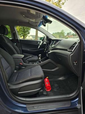 Blue Hyundai Tucson 2018 in Siauliai, with an engine capacity of 1.60 L and mileage of 206 thousand km for 11950 €, photo 25 on AUTOMOTO.COM.LV