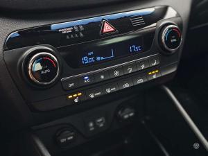Blue Hyundai Tucson 2018 in Siauliai, with an engine capacity of 1.60 L and mileage of 206 thousand km for 11950 €, photo 32 on AUTOMOTO.COM.LV