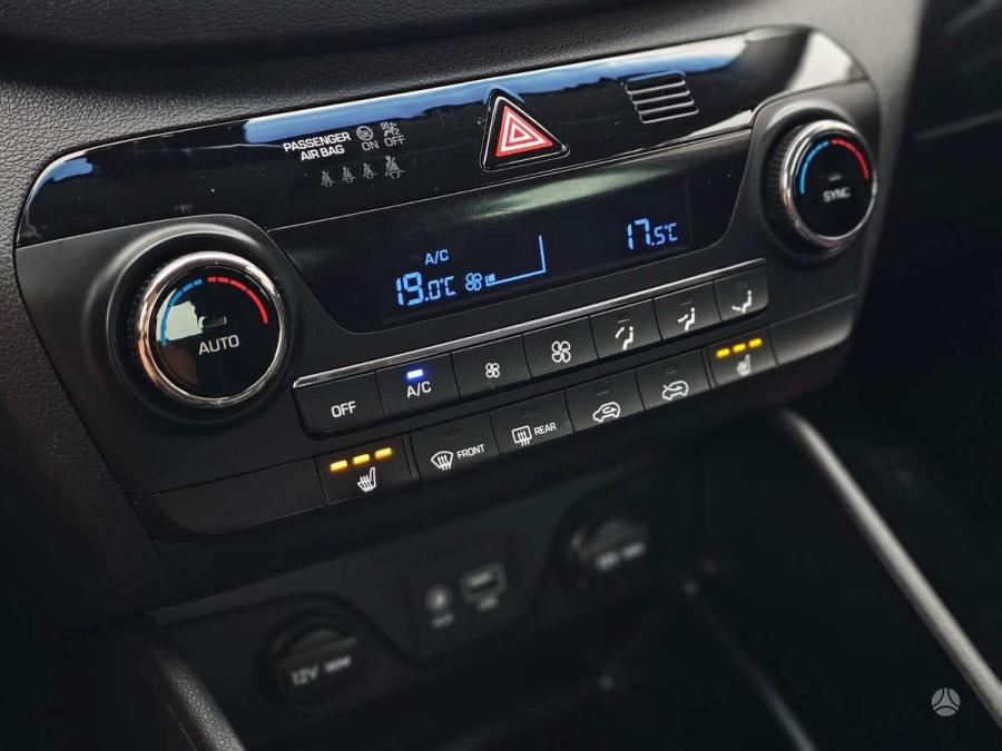 Blue Hyundai Tucson 2018 in Siauliai, with an engine capacity of 1.60 L and mileage of 206 thousand km for 11950 €, photo 32 on AUTOMOTO.COM.LV