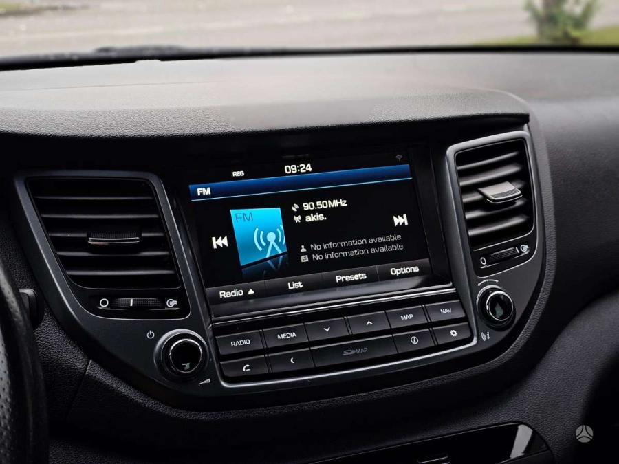 Blue Hyundai Tucson 2018 in Siauliai, with an engine capacity of 1.60 L and mileage of 206 thousand km for 11950 €, photo 33 on AUTOMOTO.COM.LV