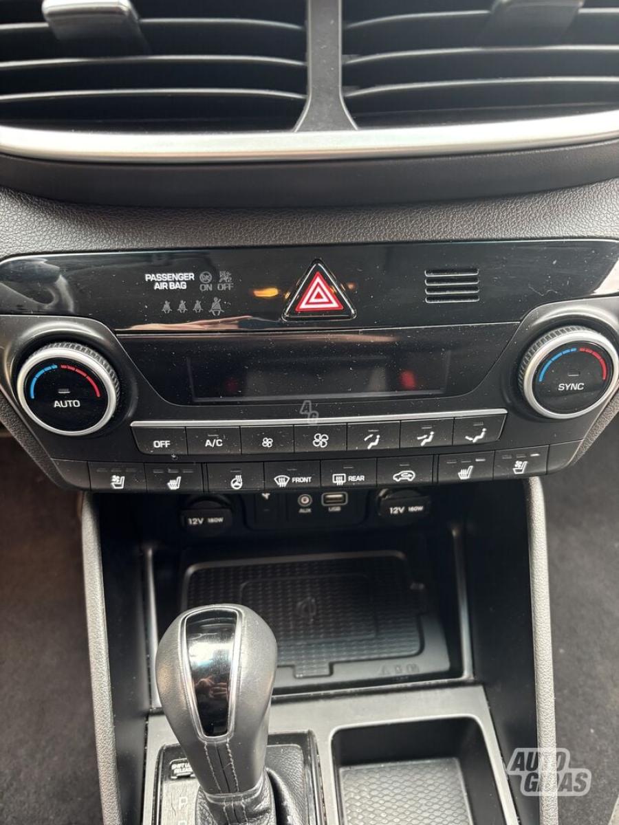 Blue Hyundai Tucson 2019 in Vilnius, with an engine capacity of 1.60 L and mileage of 169 thousand km for 13500 €, photo 13 on AUTOMOTO.COM.LV