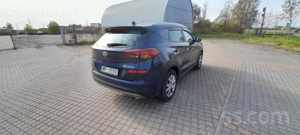 Blue Hyundai Tucson 2019 in Talsi, with an engine capacity of 1.60 L and mileage of 117 thousand km for 14490 €, photo 3 on AUTOMOTO.COM.LV