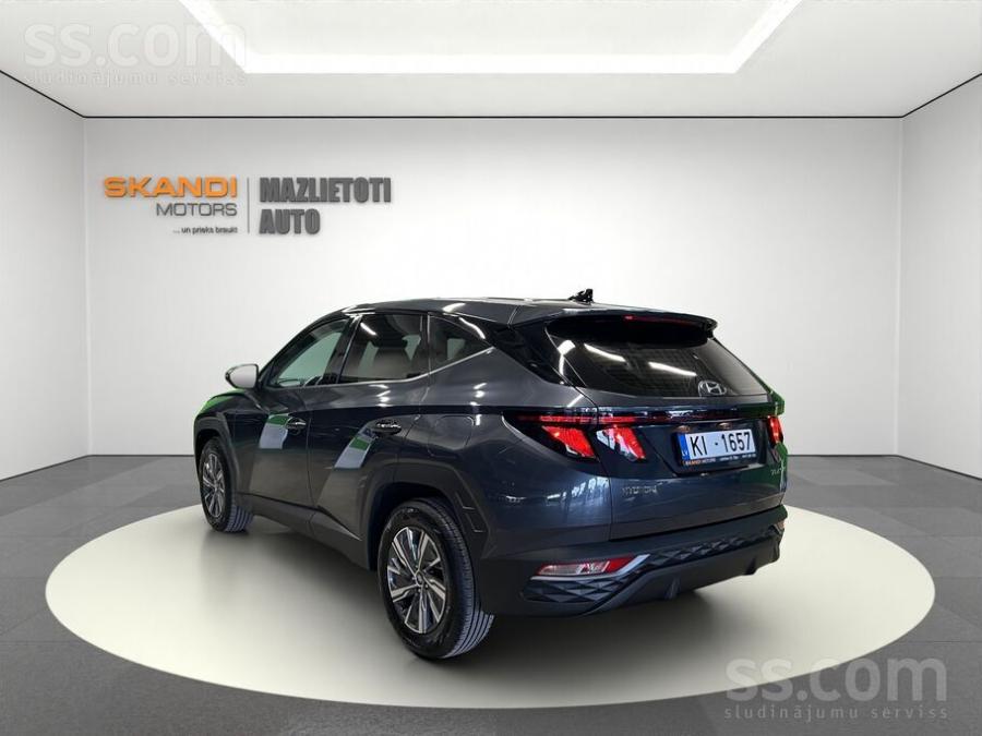 Blue Hyundai Tucson 2021 in Riga, with an engine capacity of 1.60 L and mileage of 36 thousand km for 18490 €, photo 5 on AUTOMOTO.COM.LV