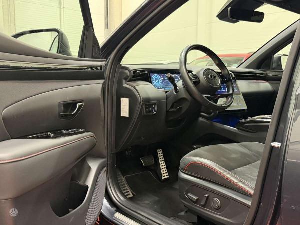 Hyundai Tucson 2023 in Vilnius on AUTOMOTO.COM.LV Blue Hyundai Tucson 2023 in Vilnius, with an engine capacity of 1.60 L and mileage of 48 thousand km for 27990 β¬, photo 9 on AUTOMOTO.COM.LV