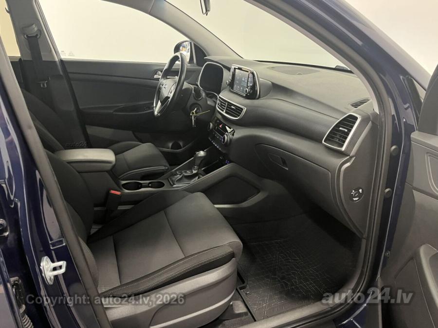 Blue Hyundai Tucson 2019 in Tallinn, with an engine capacity of 1.60 L and mileage of 53 thousand km for 15900 €, photo 16 on AUTOMOTO.COM.LV